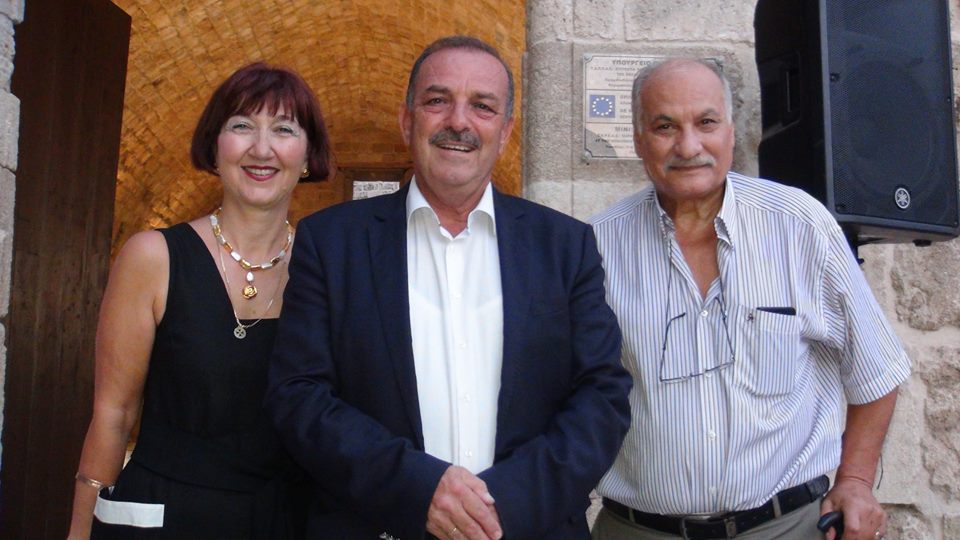 Αθηνά Γιομπλάκη: "Δώρησα τα έργα μου στο Δήμο Ρόδου για να εμπνευστούν ...