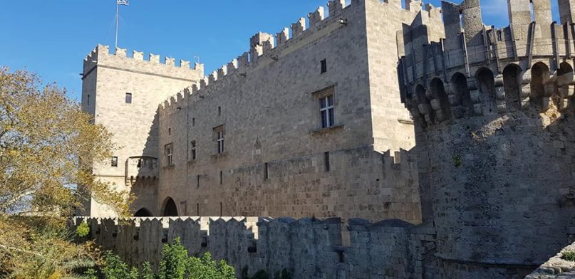 Η μεγαλοπρέπεια της Μεσαιωνικής Πόλης Ρόδου στους θησαυρούς της Unesco ...