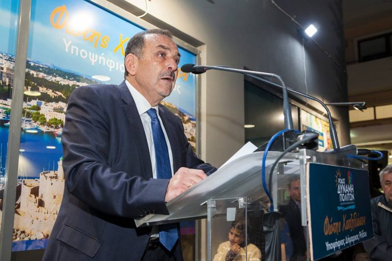 Επαίνους στους μικρούς πιανίστες που έφεραν βραβεία, έδωσε ο Δήμαρχος ...