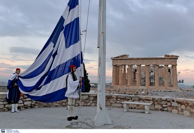 ΕΛΛΗΝΙΚΗ ΣΗΜΑΙΑ ΑΚΡΟΠΟΛΗ 24ΜΑΡΤ20 - iporta.gr