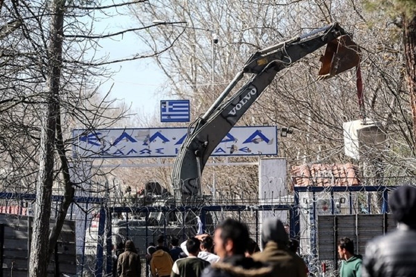 Στρατηγός Κωσταράκος: "Εύγε για το μπετόν στον φράχτη του Έβρου" - Η ...