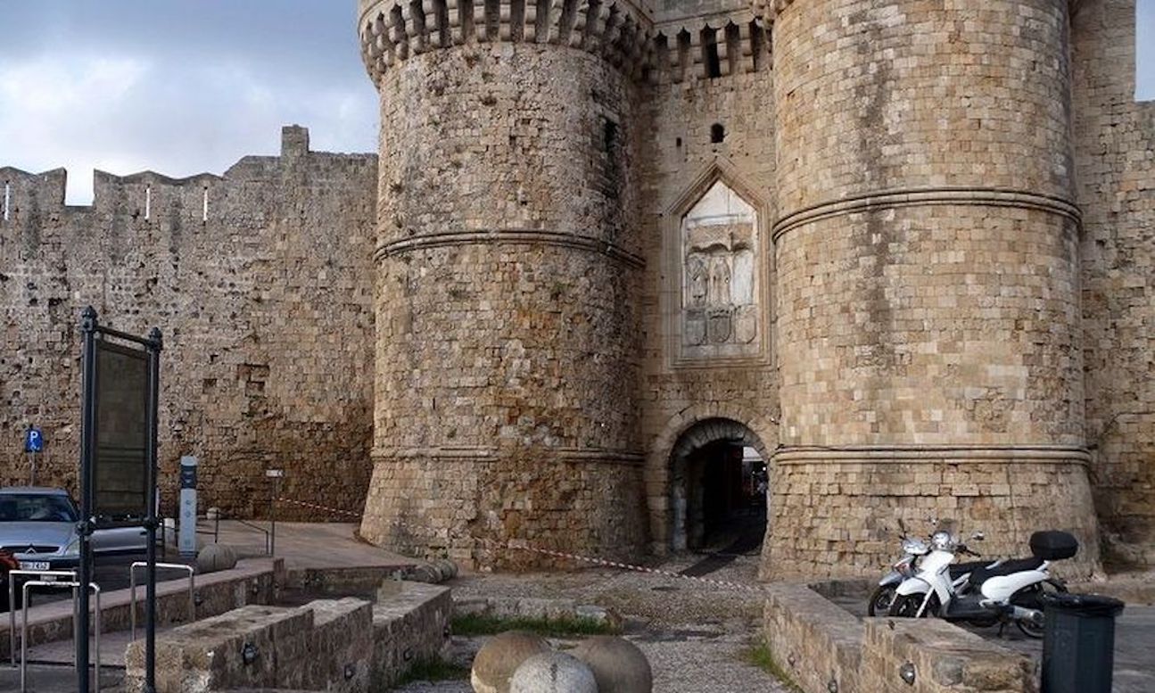 Η «Ρόδος η Φιδούσα», του Τάσου Μπάρλα - iporta.gr